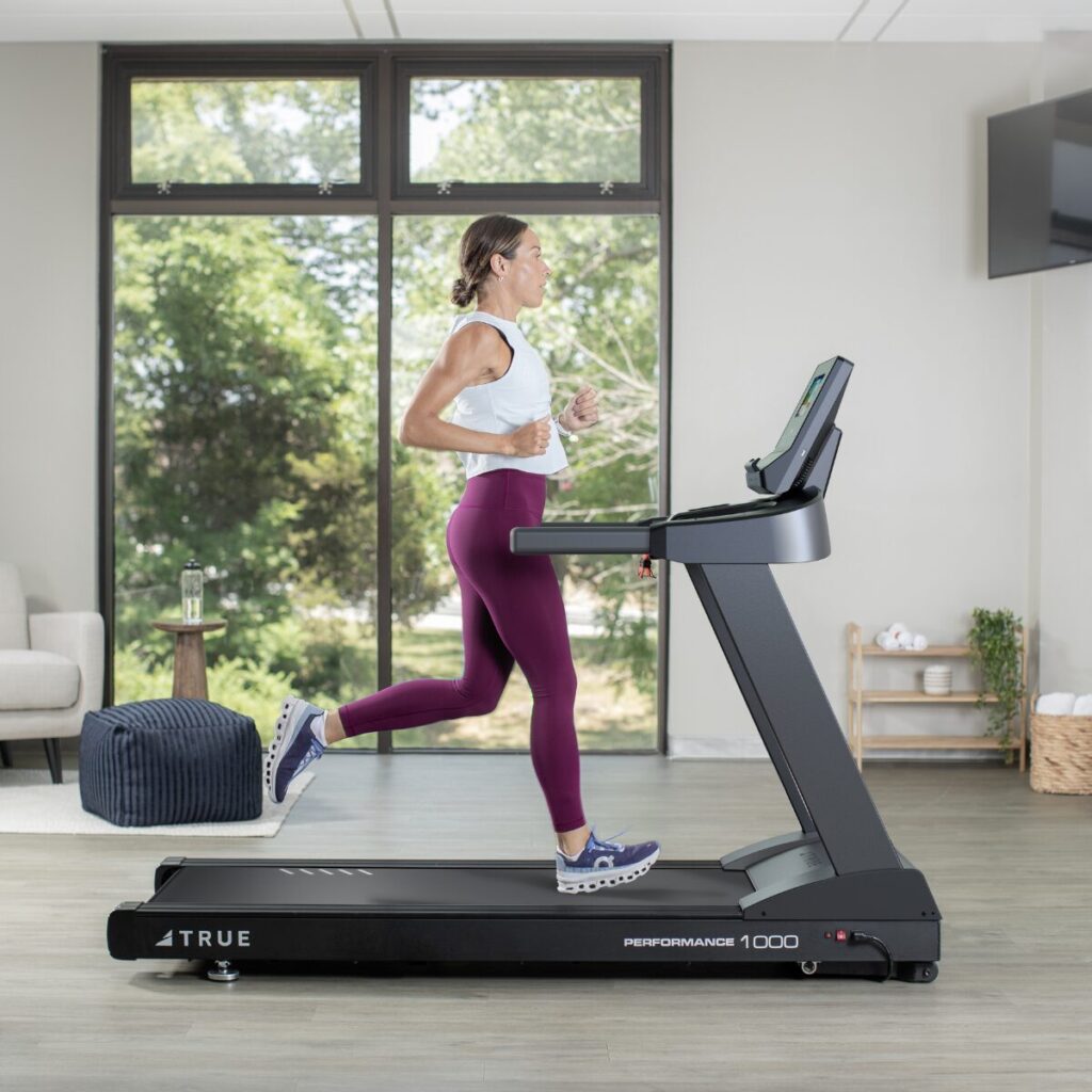 Performance 1000 Treadmill | TRUE Fitness Treadmills | St. Louis, MO
